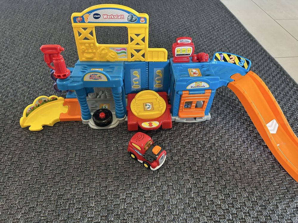 VTech Tut Tut Airport & Garage + Little People bundle (Gebraucht) in ...