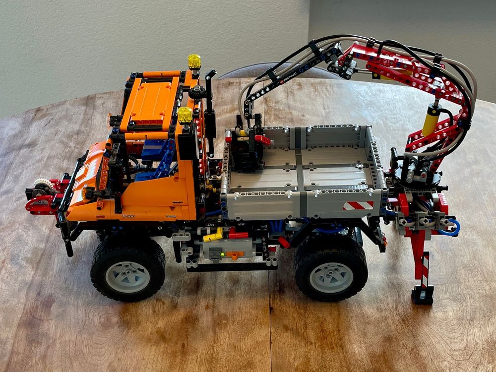 Lego Technic 8110: Mercedes Benz Unimog U400 (Gebraucht) in Zürich für ...