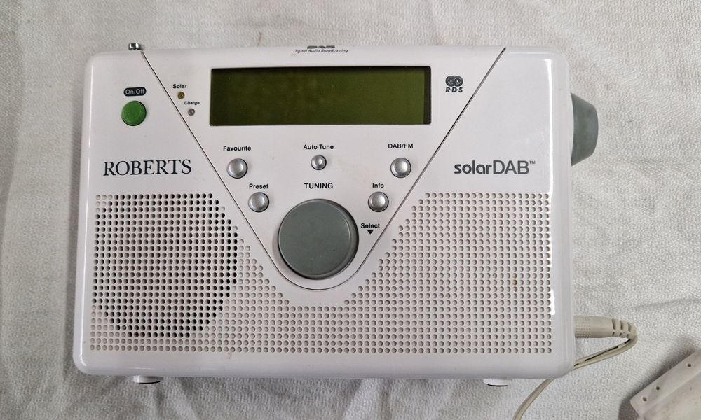 ROBERTS SOLAR DAB2 RADIO (Gebraucht) in Bilten für CHF 89 – mit ...