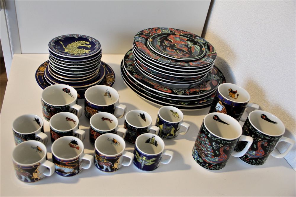 Bopla Geschirr-Set mit 23 Tellern und 14 Tassen (Gebraucht) in Ins für CHF 225 – nur Abholung ...