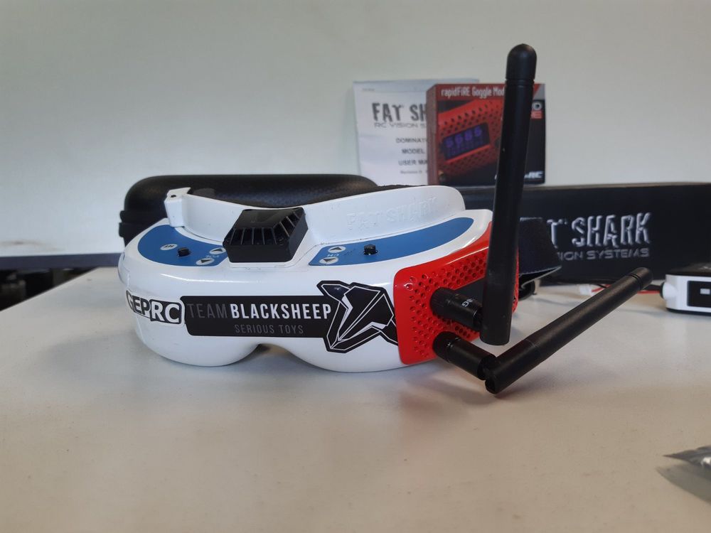 Fatshark Dominator V2 mit Rapidfire | Kaufen auf Ricardo