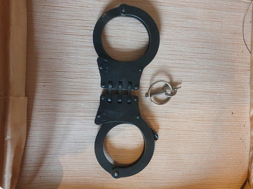 Handschellen aus Metall | Kaufen auf Ricardo