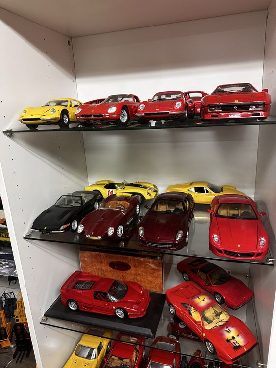 MEGA Ferrari Sammlung 1:18 über 100 Stück ab 999.- (Gebraucht) in ...