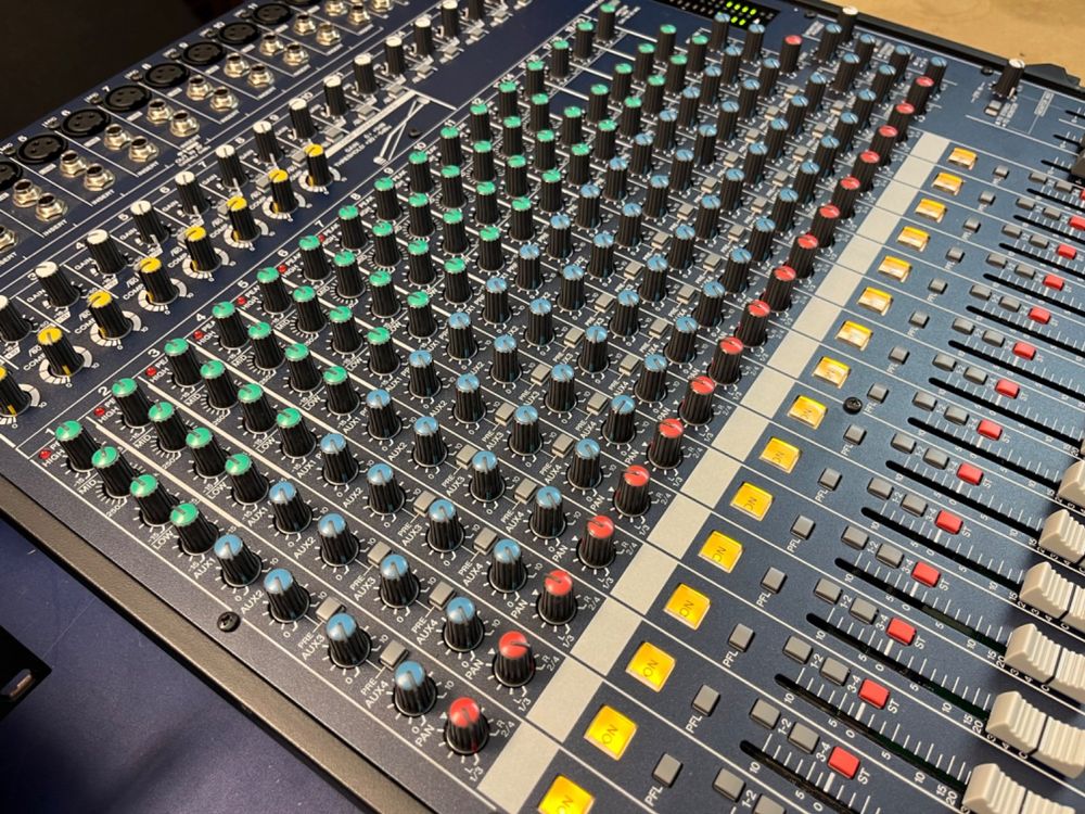 Yamaha MG206C Analogmixer mit Kompressor 20 Kanalen (Gebraucht) in Schaffhausen für CHF 298 ...