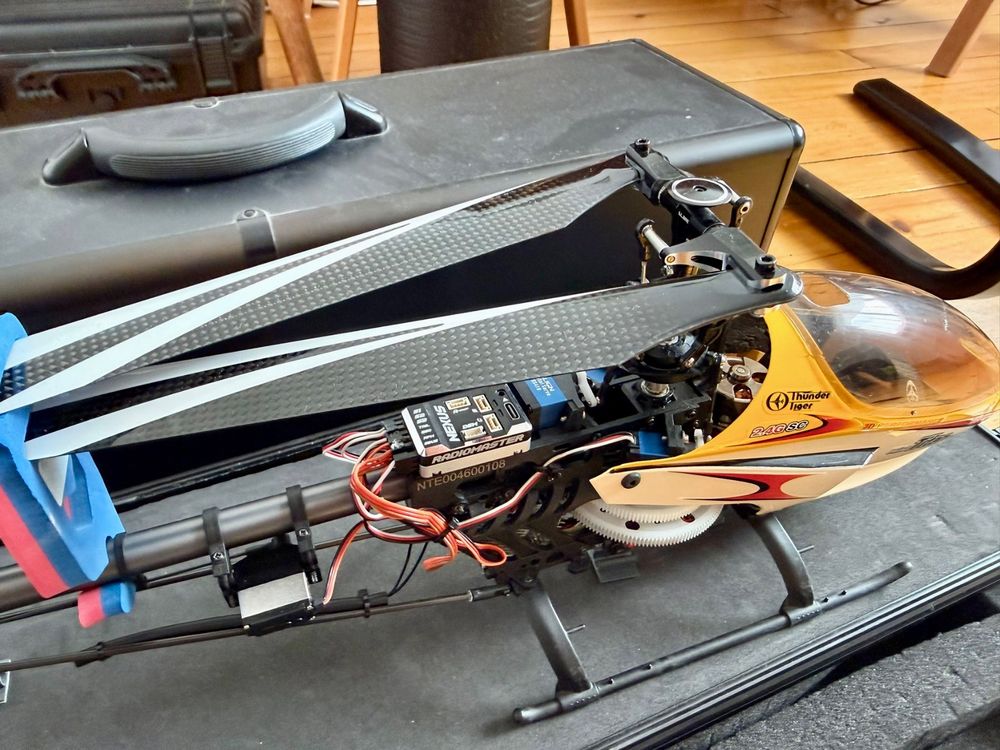 Thunder Tiger Mini Titan RC Heli / Helikopter mit Rettung (Gebraucht ...