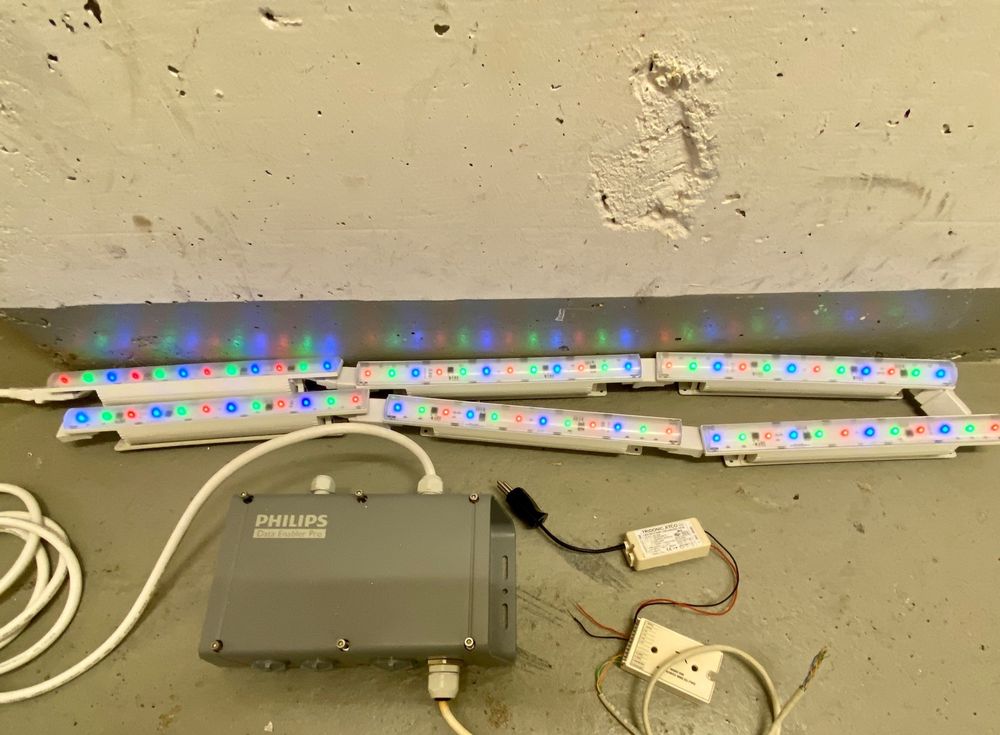 Philips iColor Cave MX Powercore RGB LED (Neu (gemäss Beschreibung)) in ...