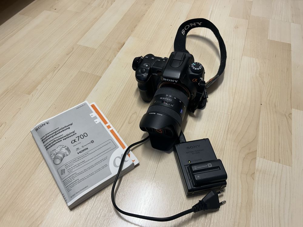 Sony a700 DSLR camera with lens and charger (Gebraucht) in Aeugstertal ...