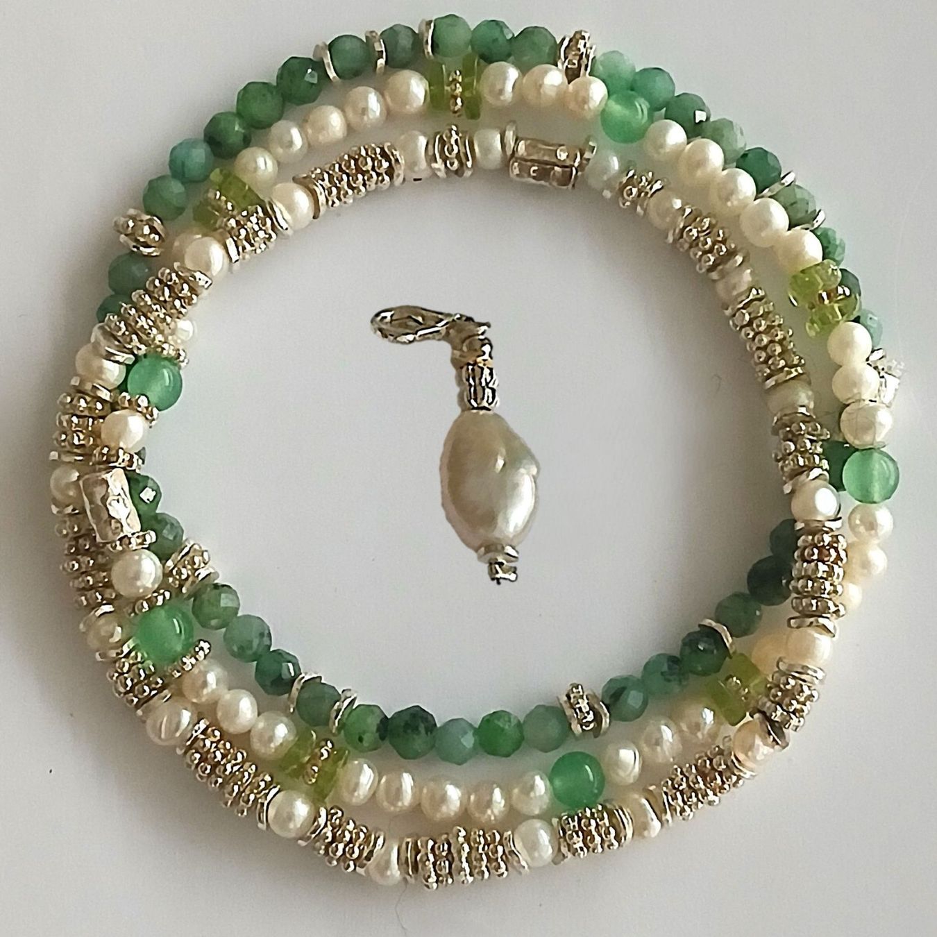 Armband-Trio elastisch – Peridot, Smaragd-Naturstein, Perlen (Neu ...