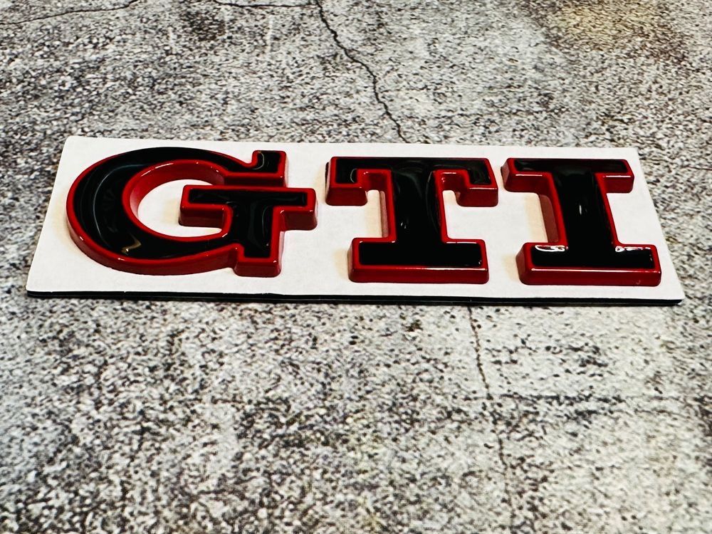 VW GTI Emblem Schriftzug Logo aus Metall NEU in Schwarz/rot (Neu und ...