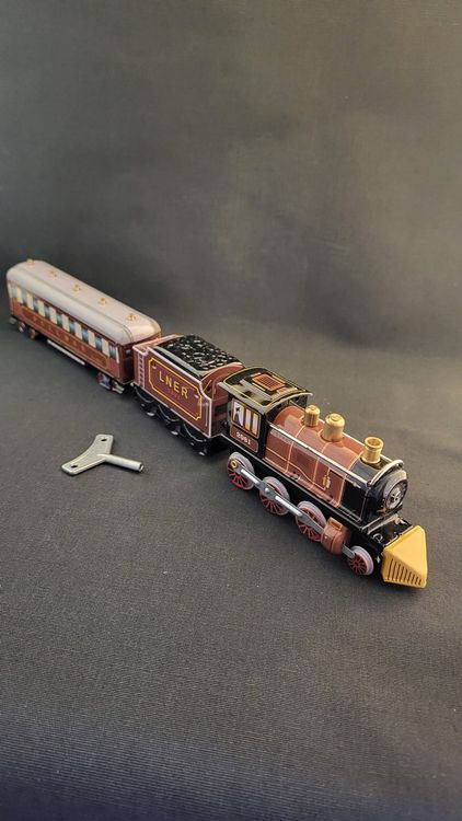 Blech-Eisenbahn LNER 2081 PULLMAN mit Schlüssel-Aufzug (Neu und ...