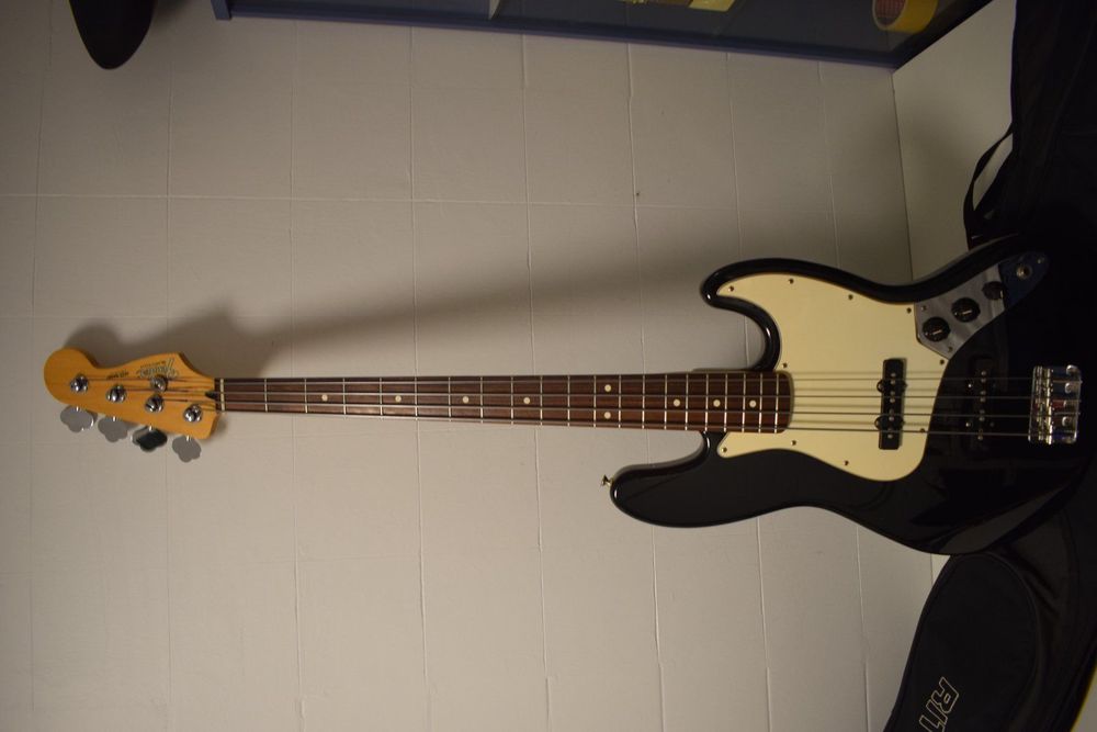 E-Gitarre Fender Jazz Bass MZ 3182622 (Gebraucht) in Zürich für CHF 500 ...