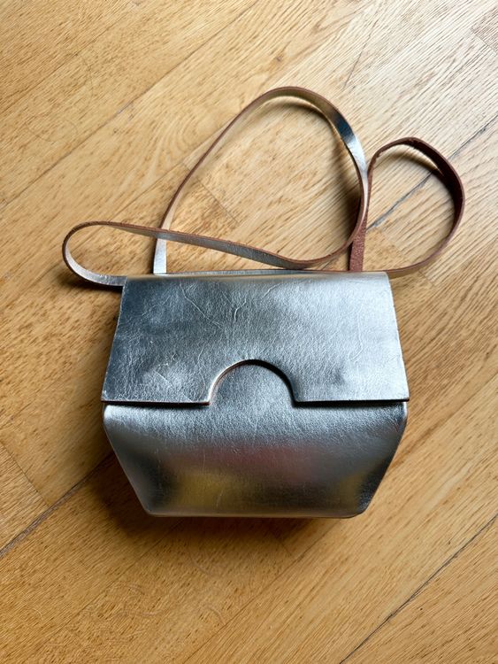 COS mini Umhängetasche Leder (Gebraucht) in Sion für CHF 36 – mit ...