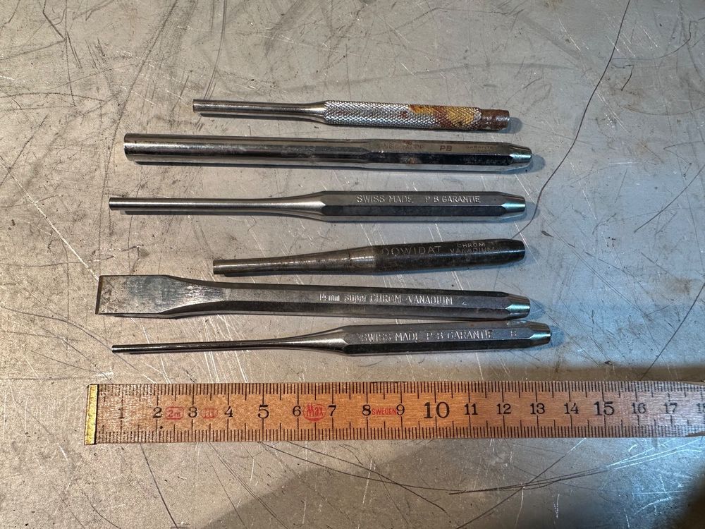 R014 Lot mit Durchschlag / Werkzeug (Gebraucht) in Wolfwil für CHF 5 ...