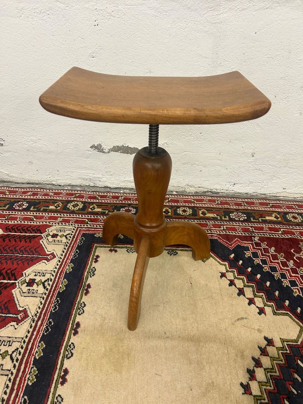 Drehhocker aus Nussbaum ca. um 1920 (Gebraucht) in Zürich für CHF 20 ...