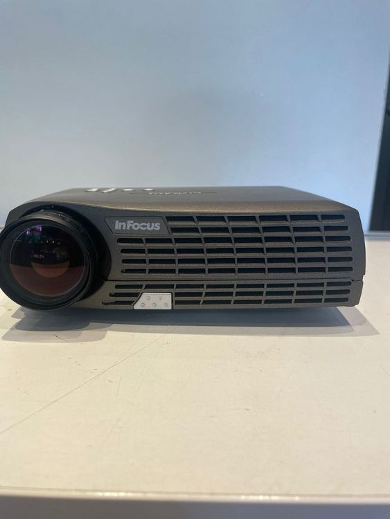 InFocus lp70 DLP lcd Projektor 1024X768 dvi (Gebraucht) in Basel für ...