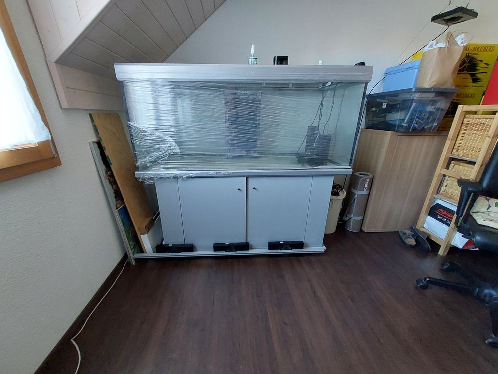 Aquarium 800 litres (Gebraucht) in Saubraz für CHF 60 – nur Abholung ...