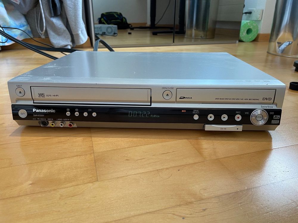 Panasonic VHS -DVD Recorder DMR-ES35V | Kaufen auf Ricardo