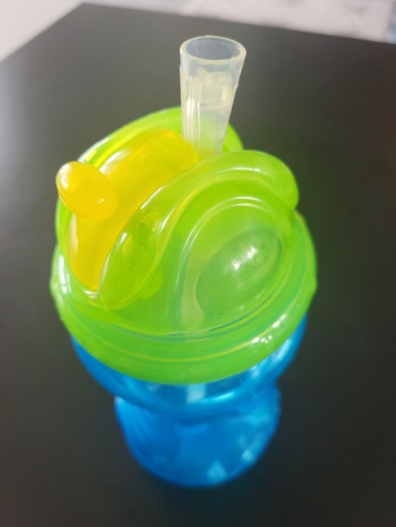 Nuby Trinkflasche mit Strohhalm, Pop-Up 420 ml (Gebraucht) in Boswil für CHF 3 – mit Lieferung ...