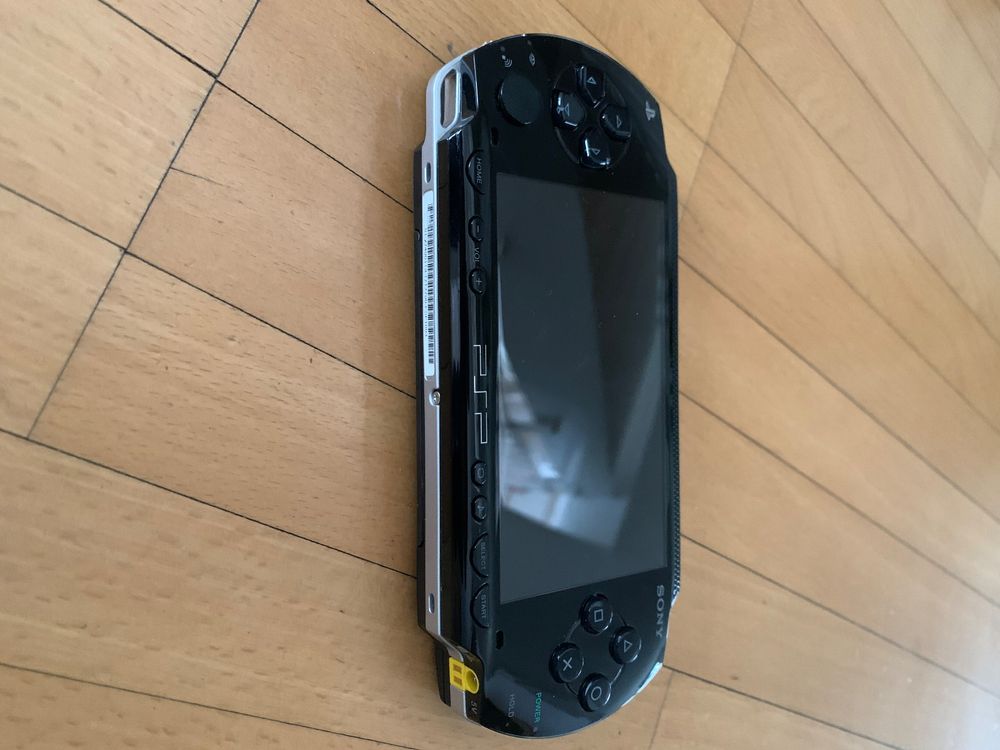 PSP original including 1 game and memory stick (Gebraucht) in Thalwil ...