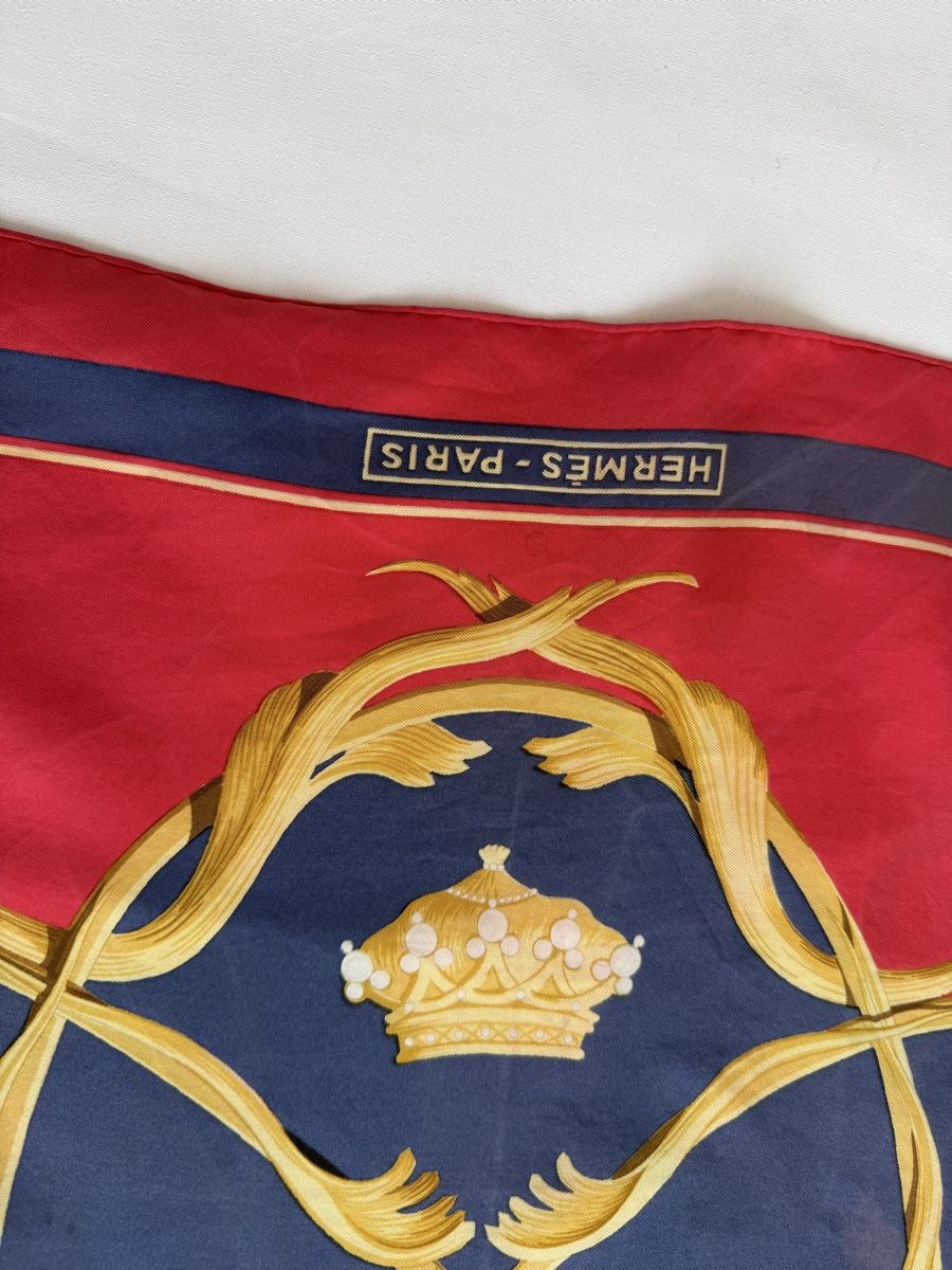 Foulard en soie d'Hermès (Défectueux) à Cressier FR pour CHF 65 – avec ...