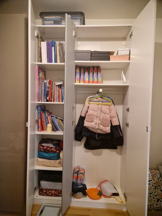 Armoire blanche avec miroir (Gebraucht) in Meyrin für CHF 89 – nur ...