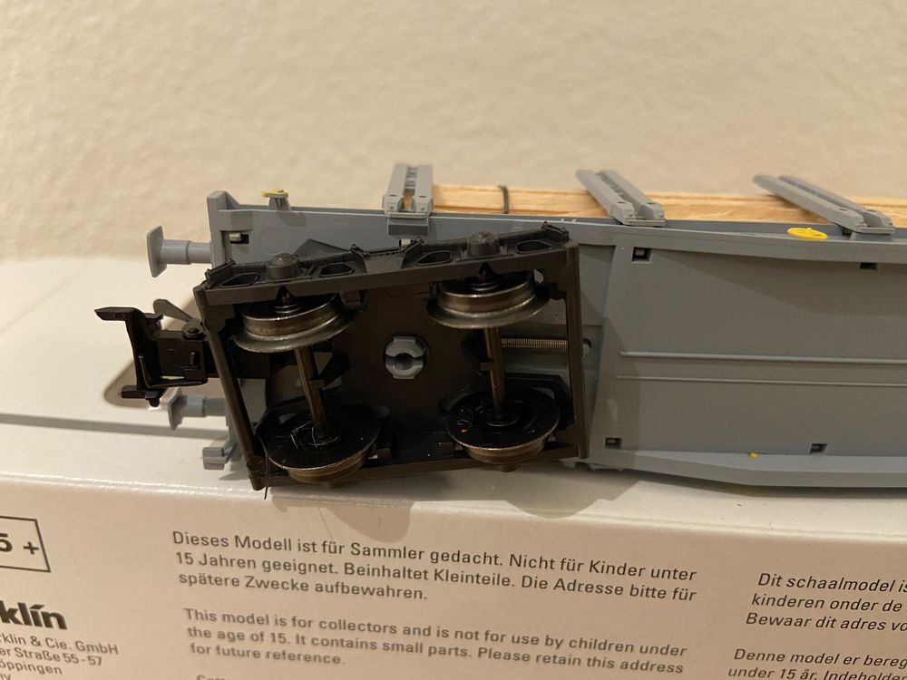 Märklin 47148-01 - Rungenwagen Snps mit Holzladung SBB (Gebraucht) in ...