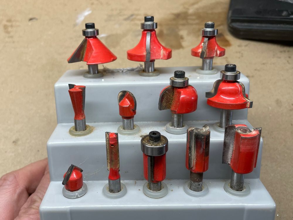 Oberfräse BOSCh POF 400 mit HM Fräsersatz (Gebraucht) in St-Gingolph ...