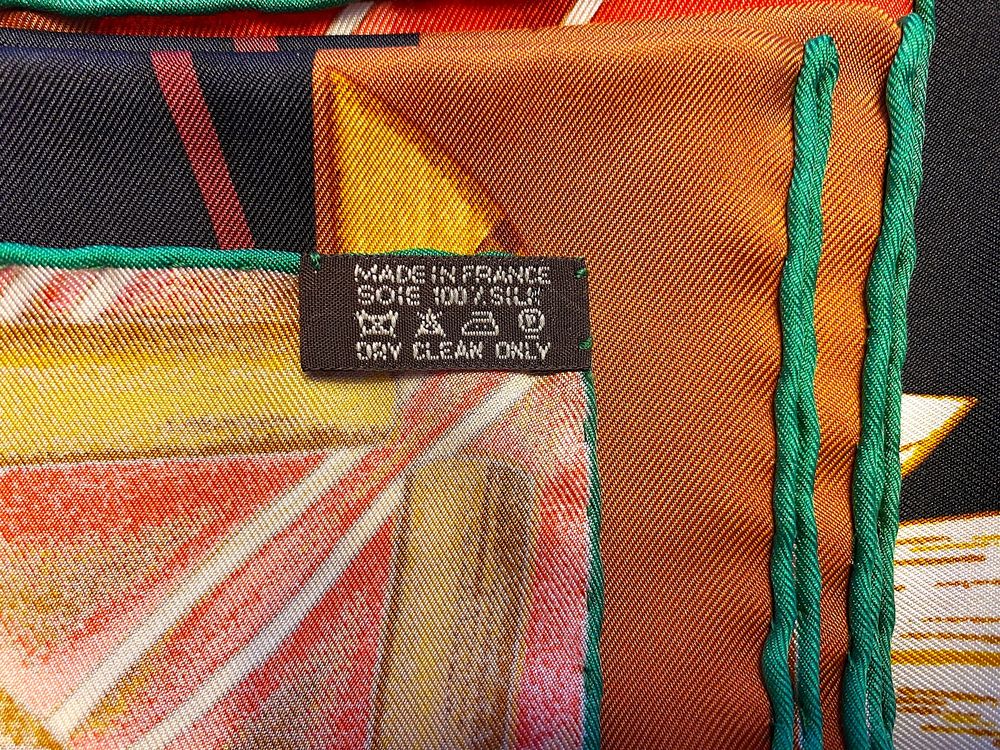 🇫🇷 Hermès Paris Tuch COSMOGONIE APACHE NEU mit Box & Bag (Neu und ...