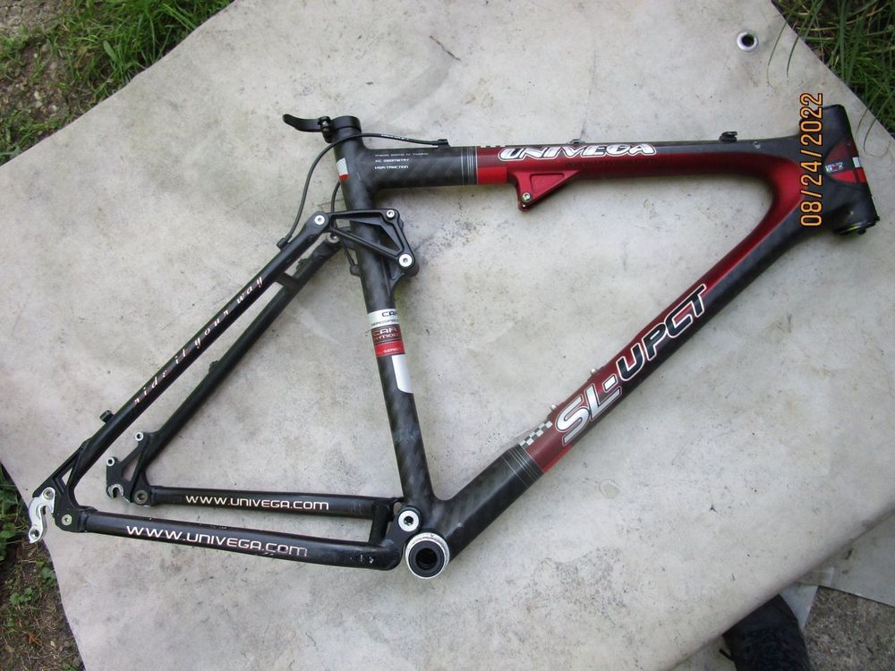 sehr leichter Fully MTB Carbon-Alu Rahmen f.26" 2088g (Gebraucht) in Ottikon für CHF 300 – mit ...