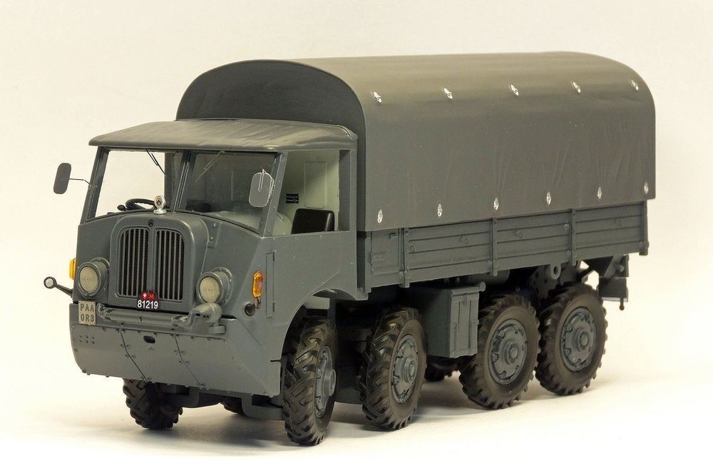 Saurer M8 Schattenschwarz 1:35 (Neu und originalverpackt) in Lenk im Simmental für CHF 149 – mit ...