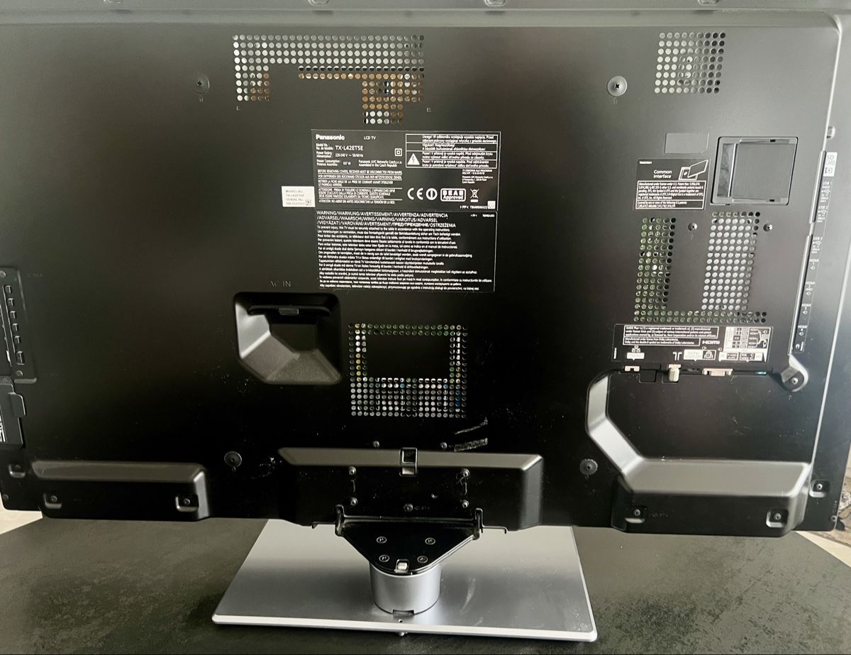 Panasonic TX-L42ET5E LCD TV - Top Zustand! 📺 41 Zoll (Gebraucht) in ...