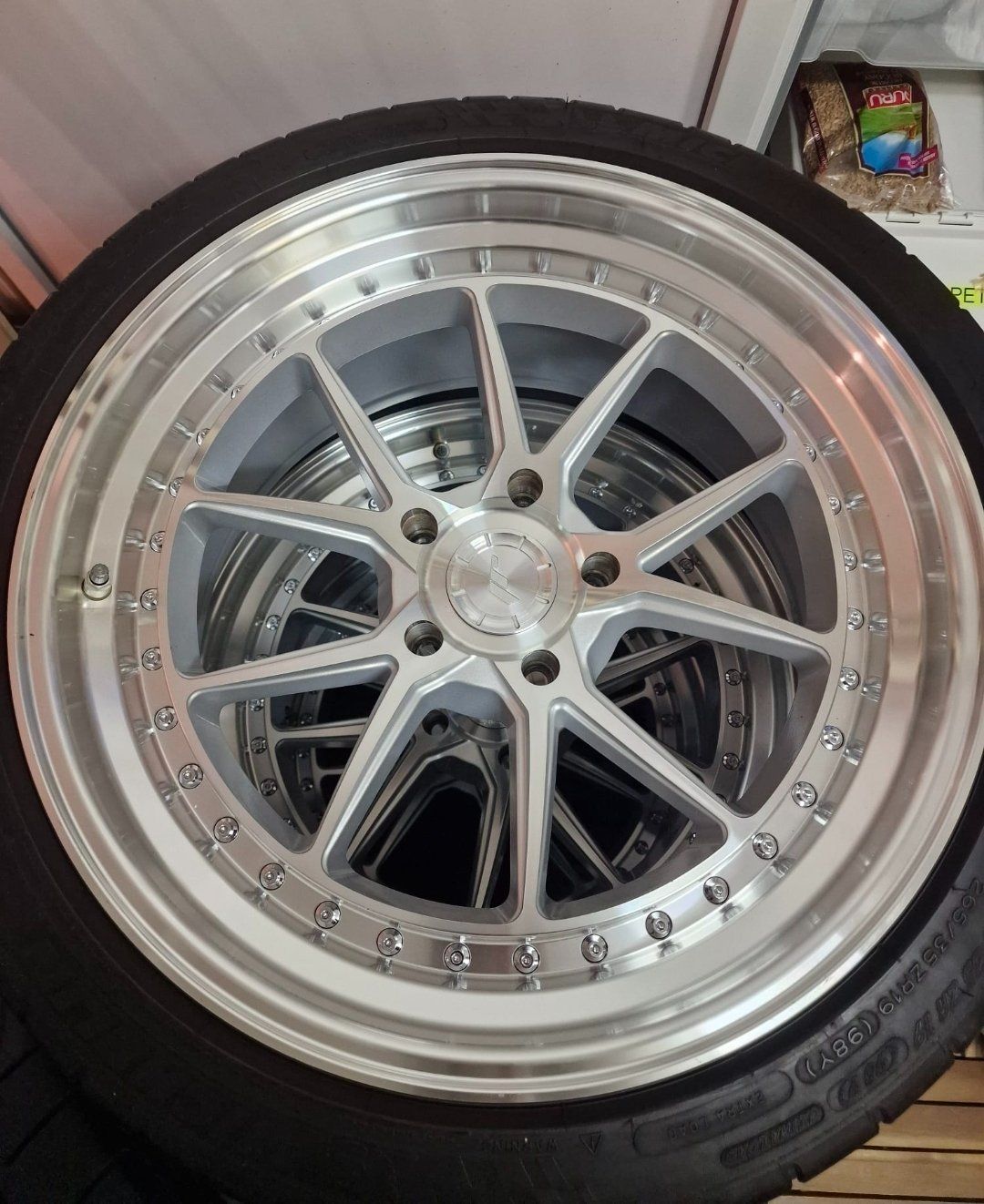 19 Zoll JR39 Alu-Felgen mit Reifen (Neu (gemäss Beschreibung)) in ...