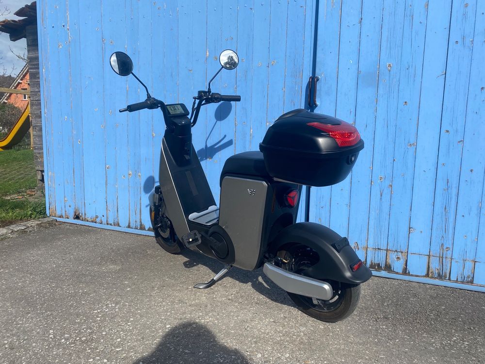 Yadea V7 Elektro Roller Scooter 25KM/H e-mobility (Gebraucht) in Wald ...