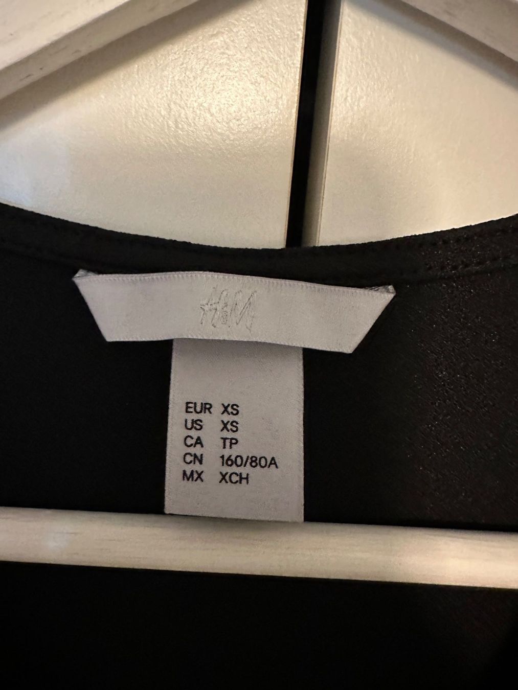 Schwarzes Kleidchen von H&M (XS) (Gebraucht) in Schaan für CHF 5 – mit ...