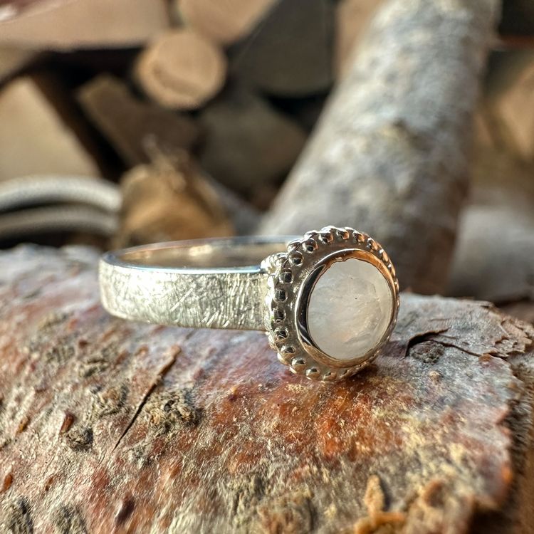 Unikatring Mondstein Silber – Olga Ribler Design Grösse 62 (Neu (gemäss ...