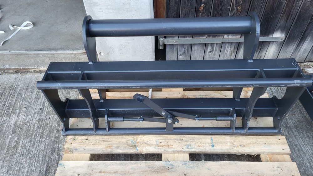 Adapter Manitou Euro (Neu und originalverpackt) in Giswil für CHF 950 ...