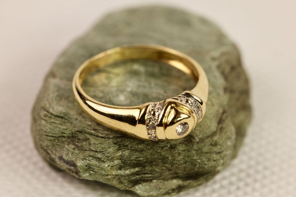 Gold Ring mit Diamanten aus 18 K / 750 Gold (Gebraucht) in Bellach für ...