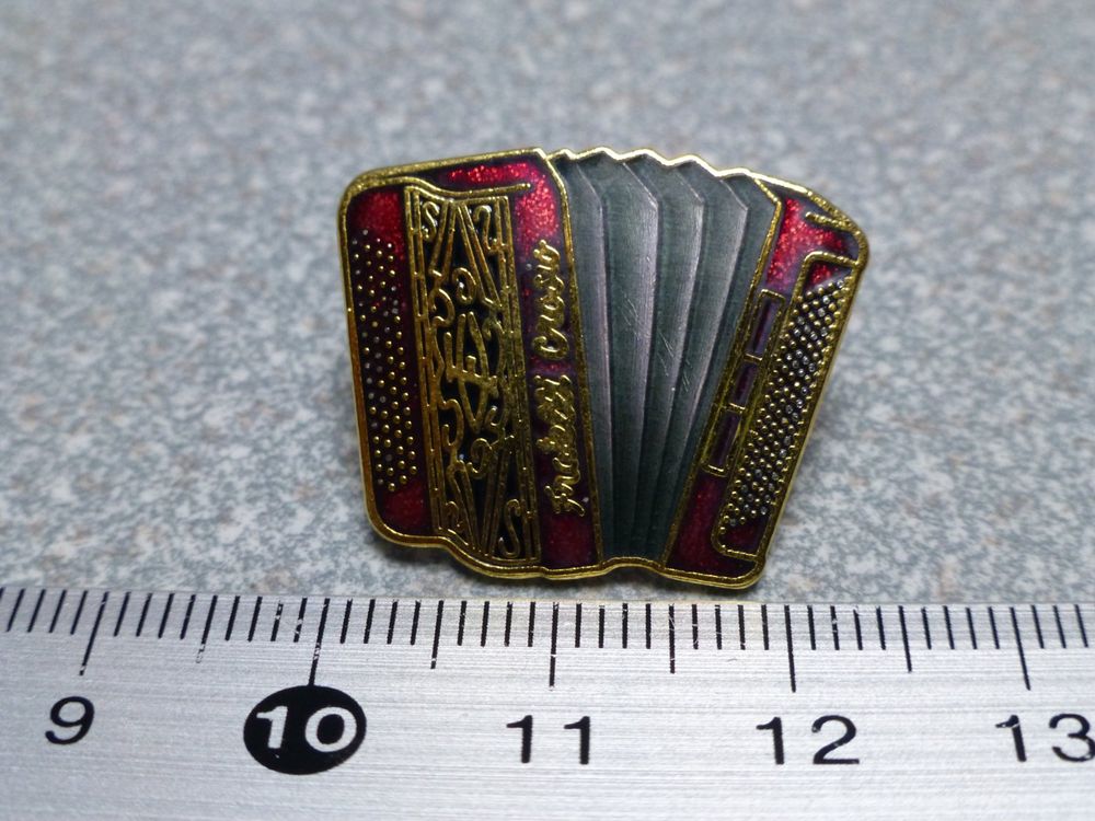 PIN PINS MUSIK Handorgel Ziehharmonika Harmonika (Gebraucht) in Gränichen für CHF 5 – mit ...