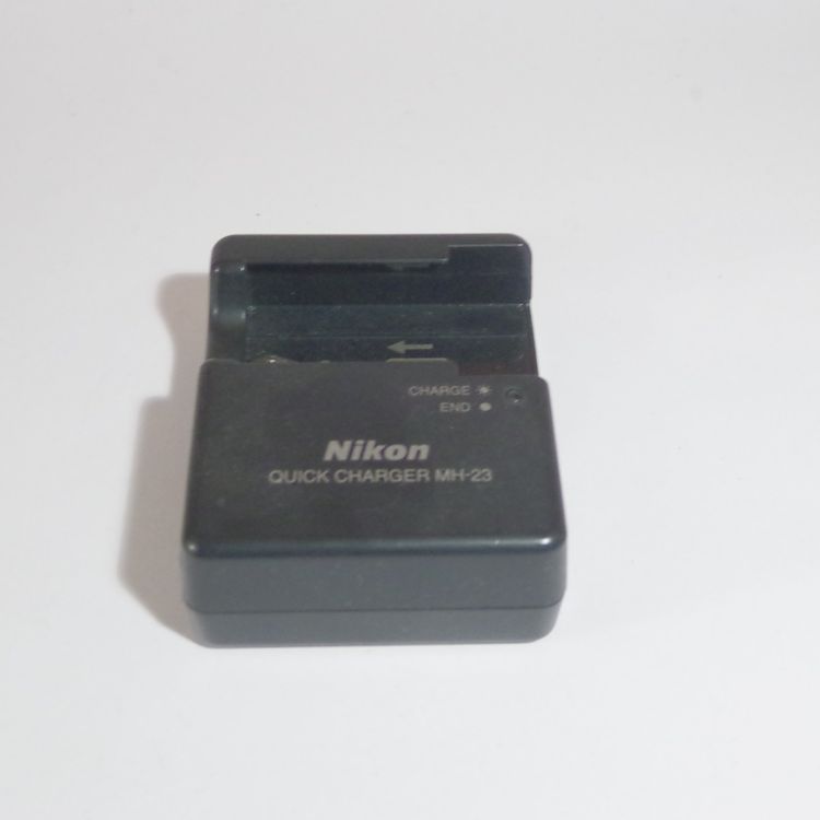 Nikon MH-23 Ladegerät mit Netzkabel | Kaufen auf Ricardo