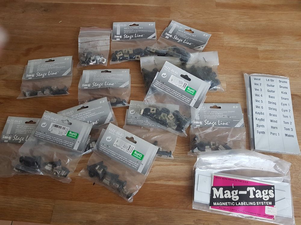 Diverse Rackschrauben und Mag-Tags (Neu und originalverpackt) in ...