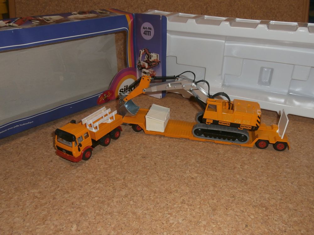 SIKU 4111 NL Mercedes mit Tieflader und Bagger | Kaufen auf Ricardo