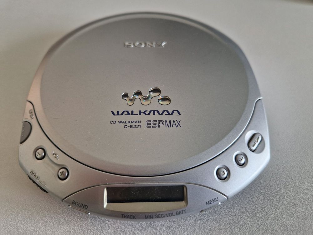 Sony CD-Walkman D-E221 (Gebraucht) in Uster für CHF 26 – mit Lieferung auf Ricardo kaufen