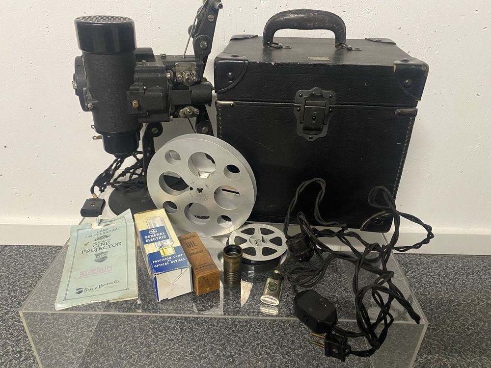 ANTIKER BELL & HOWELL FILMO AUTOMATIC Film PROJECTOR (Defekt) in ...