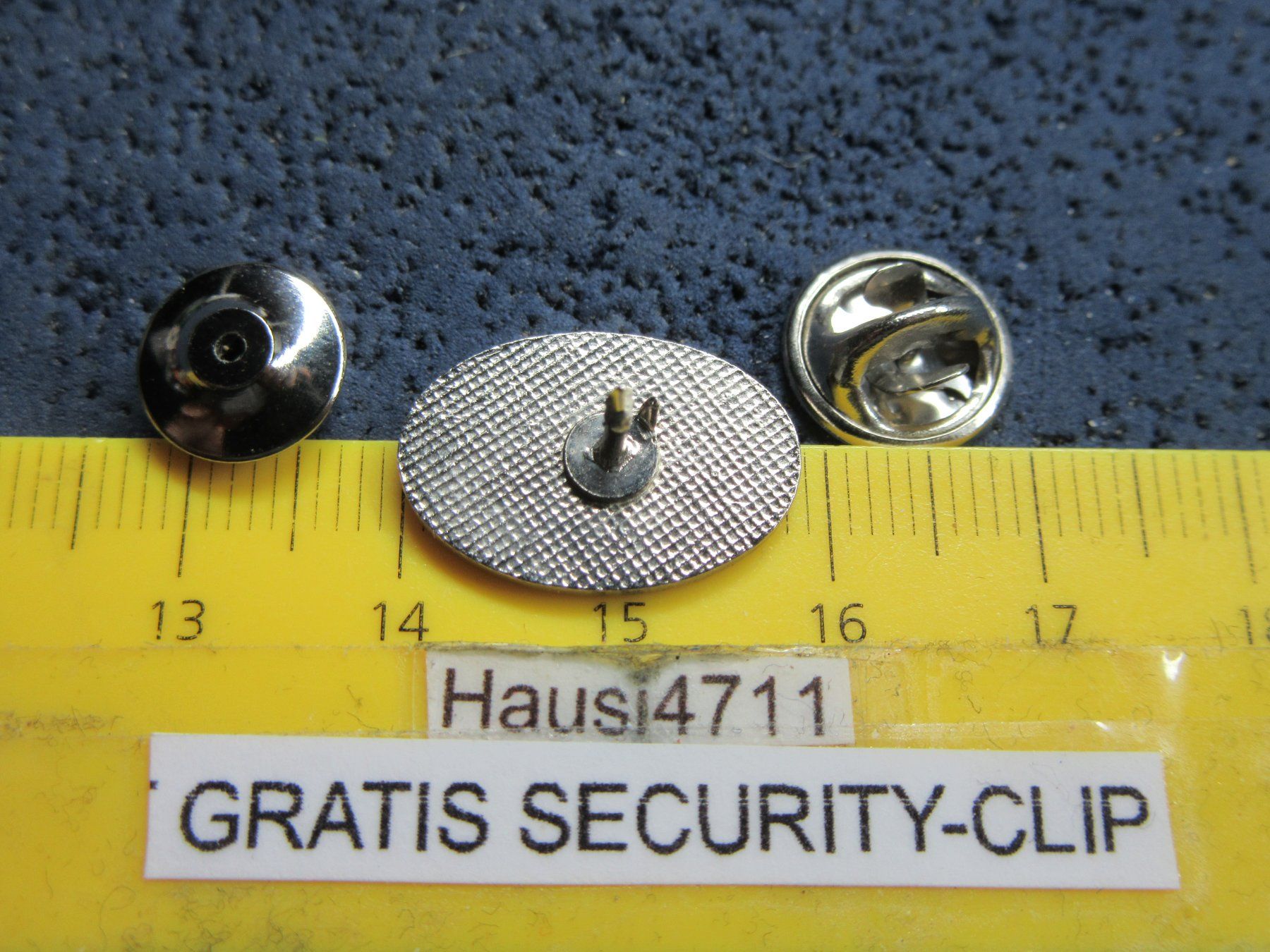 MASERATI 3ZACK AUTO LOGO ENAMEL PIN MIT SECURITY-CLIP SILBRI (Gebraucht) in Ettingen für CHF 9. ...