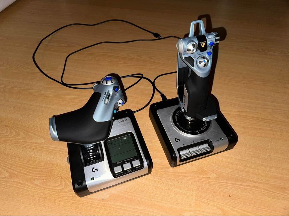 Logitech X52 Hotas joystick Profesional | Kaufen auf Ricardo