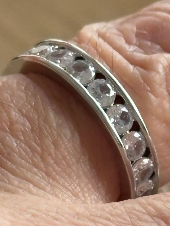 Luxus Gr.16/6 Ring Memoire Zirkonia Farbe Silber (Gebraucht) in Biel-Bienne für CHF 6.95 – mit ...