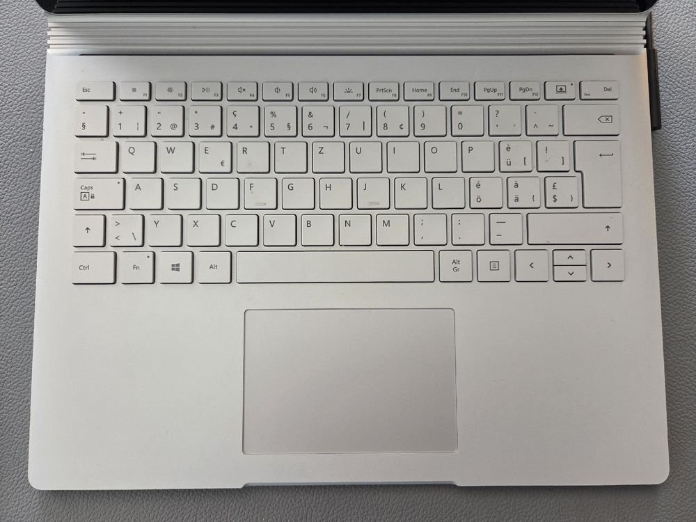 Surface Book 2 (Defekt) in Wettingen für CHF 20 – mit Lieferung auf ...