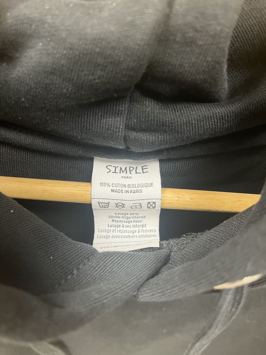 Sweat Simple M (D'occasion) à Lens pour CHF 30 – retrait uniquement ...