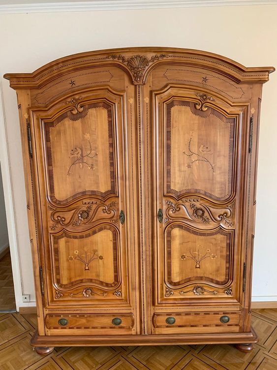 Armoire fribourgeoise typique année 1940 (D'occasion) à Renens VD pour CHF 4000 – avec livraison ...
