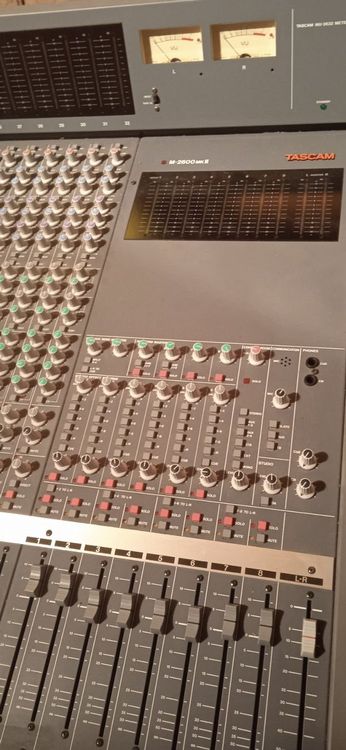 Tascam M2600 MK2- 32 Kanäle mit Meter Bridge Analog | Kaufen auf Ricardo
